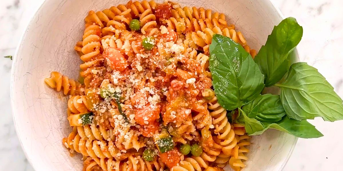 Vegan Vodka Pasta Bolognese - Christine Avanti